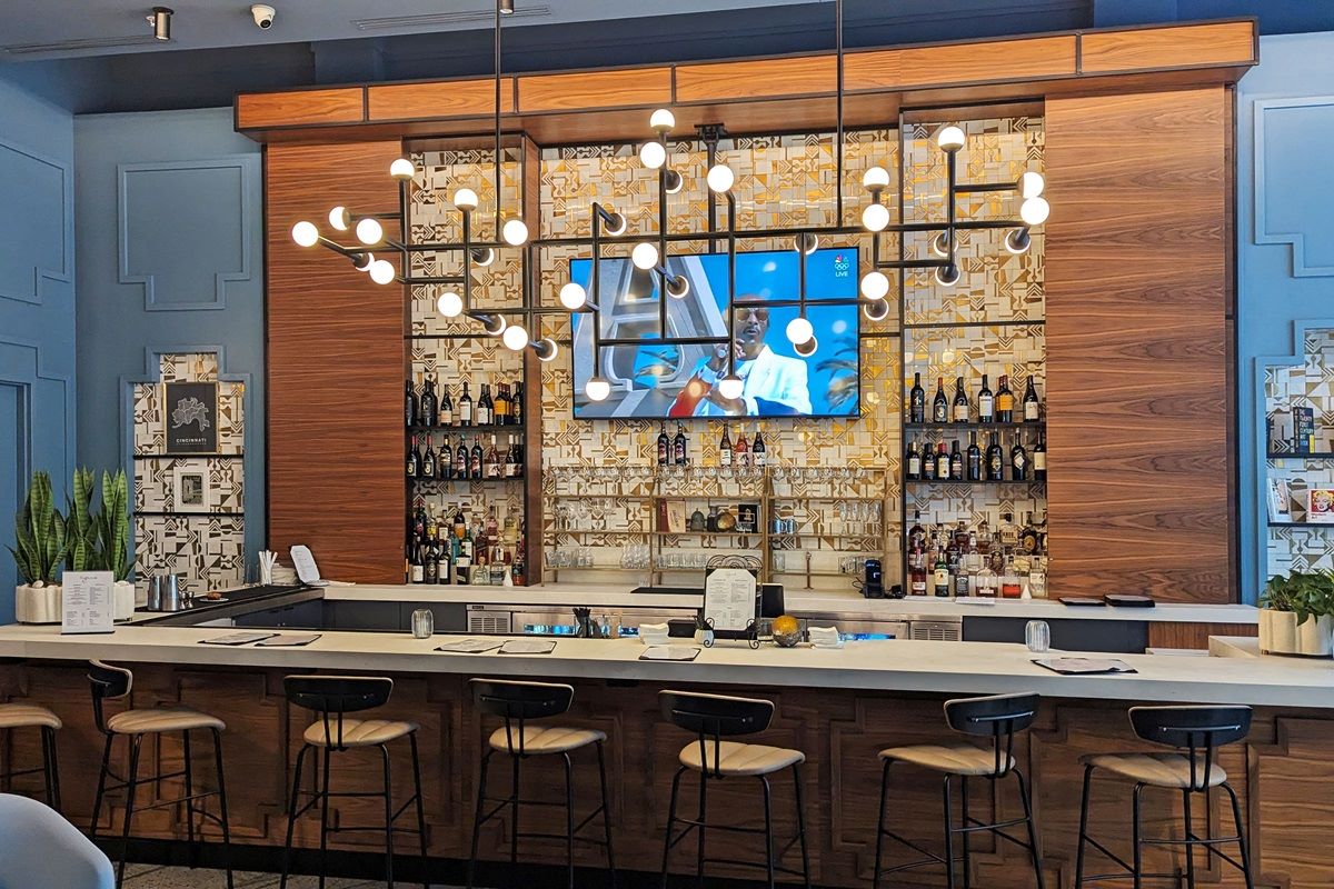 Kinley Cincinnati Downtown Hotel - Our Man On The Ground Travel and ...